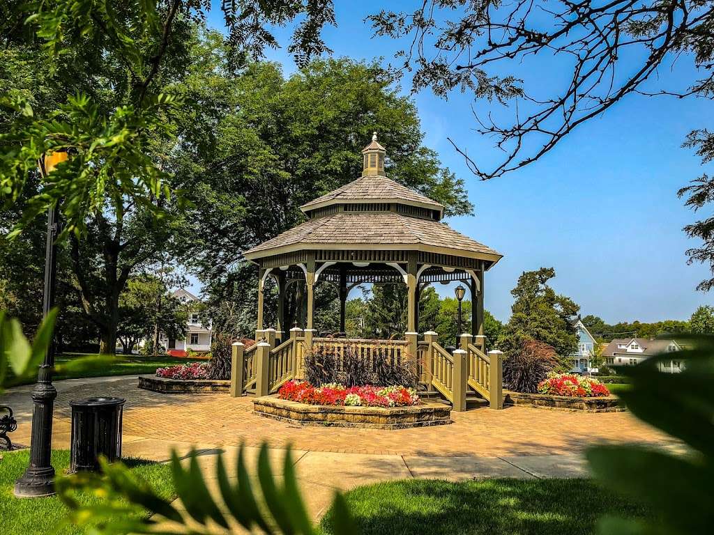 Top 8 Parks and Forest Preserves in Western Suburbs for a Spring Picnic ...